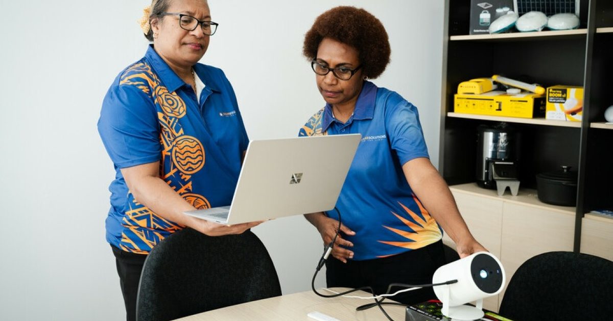 Volunteer overseas in ICT | The Australian Volunteers Program